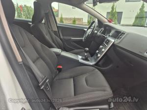 Белый Вольво B60 2015 в Пярну, объемом двигателя 1.60 л и пробегом 420 тыс. км за 4999 €, фото 11 на AUTOMOTO.COM.LV