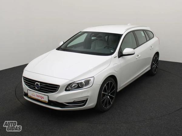 Balts Volvo V60 2015 Viļņa, ar dzinēja tilpumu 2.40 L un nobraukumu 204 tūkst. km par 9999 €, foto 1 vietnē AUTOMOTO.COM.LV