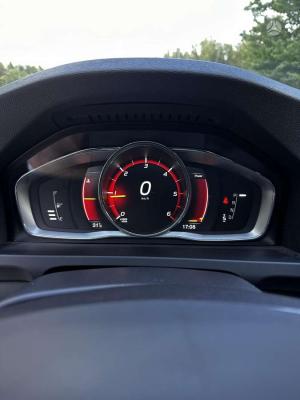 White Volvo V60 2015 in Pasvalys, with an engine capacity of 1.56 L and mileage of 150 thousand km for 7300 €, photo 11 on AUTOMOTO.COM.LV