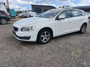 Balts Volvo V60 2015 Tauragė, ar dzinēja tilpumu 1.98 L un nobraukumu 18 tūkst. km par 4500 €, foto 6 vietnē AUTOMOTO.COM.LV