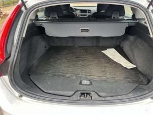 Balts Volvo V60 2015 Tauragė, ar dzinēja tilpumu 1.98 L un nobraukumu 18 tūkst. km par 4500 €, foto 16 vietnē AUTOMOTO.COM.LV