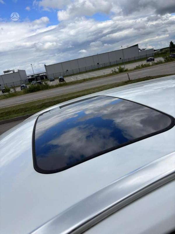 White Volvo V60 2015 in Vilnius, with an engine capacity of 2.40 L and mileage of 238 thousand km for 7600 €, photo 7 on AUTOMOTO.COM.LV