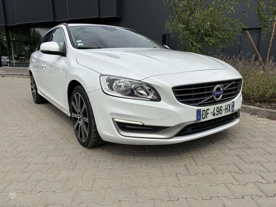 Balts Volvo V60 2015 Kauņa, ar dzinēja tilpumu 1.97 L un nobraukumu 230 tūkst. km par 6500 €, foto 3 vietnē AUTOMOTO.COM.LV
