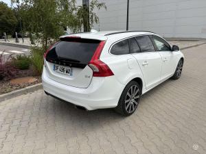 Balts Volvo V60 2015 Kauņa, ar dzinēja tilpumu 1.97 L un nobraukumu 230 tūkst. km par 6500 €, foto 5 vietnē AUTOMOTO.COM.LV