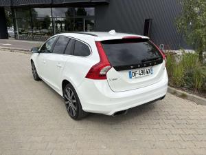 Balts Volvo V60 2015 Kauņa, ar dzinēja tilpumu 1.97 L un nobraukumu 230 tūkst. km par 6500 €, foto 6 vietnē AUTOMOTO.COM.LV