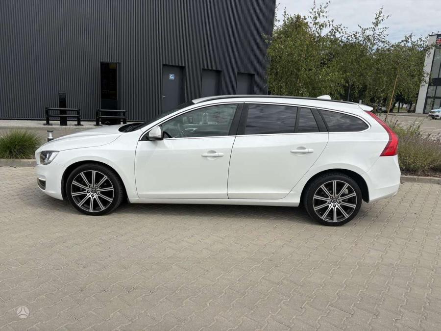 Balts Volvo V60 2015 Kauņa, ar dzinēja tilpumu 1.97 L un nobraukumu 230 tūkst. km par 6500 €, foto 7 vietnē AUTOMOTO.COM.LV