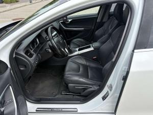 Balts Volvo V60 2015 Kauņa, ar dzinēja tilpumu 1.97 L un nobraukumu 230 tūkst. km par 6500 €, foto 11 vietnē AUTOMOTO.COM.LV