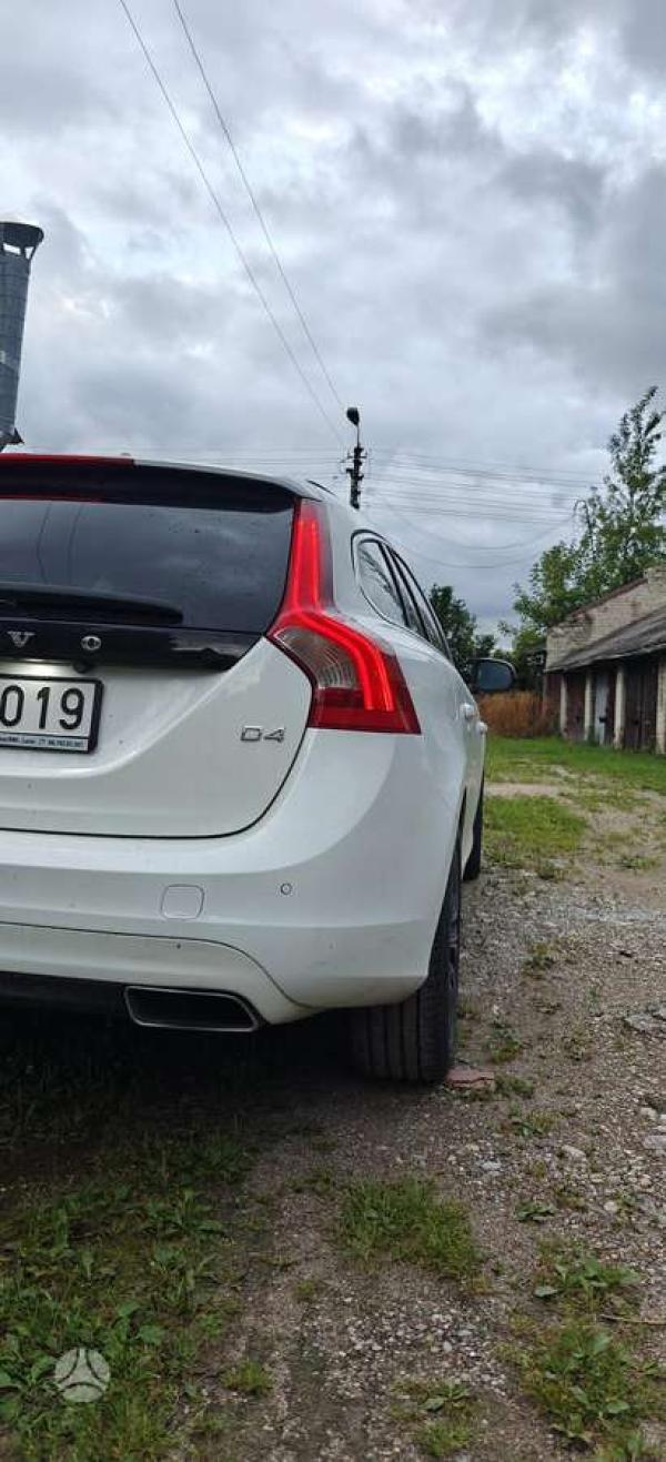 Белый Вольво B60 2015 в Паневежис, объемом двигателя 1.97 л и пробегом 360 тыс. км за 8999 €, фото 7 на AUTOMOTO.COM.LV