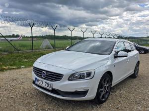 Белый Вольво B60 2015 в Вильнюс, объемом двигателя 1.97 л и пробегом 250 тыс. км за 7000 €, фото 3 на AUTOMOTO.COM.LV
