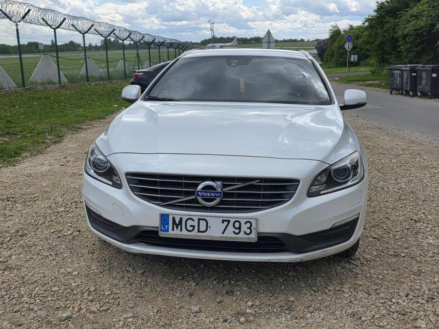 Белый Вольво B60 2015 в Вильнюс, объемом двигателя 1.97 л и пробегом 250 тыс. км за 7000 €, фото 6 на AUTOMOTO.COM.LV