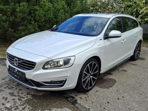 White Volvo V60 2015 in Ukmerge, with an engine capacity of 2.40 L and mileage of 243 thousand km for 6250 €, photo  on AUTOMOTO.COM.LV
