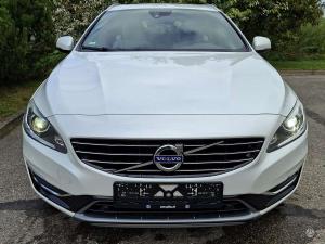 White Volvo V60 2015 in Ukmerge, with an engine capacity of 2.40 L and mileage of 243 thousand km for 6250 €, photo 4 on AUTOMOTO.COM.LV