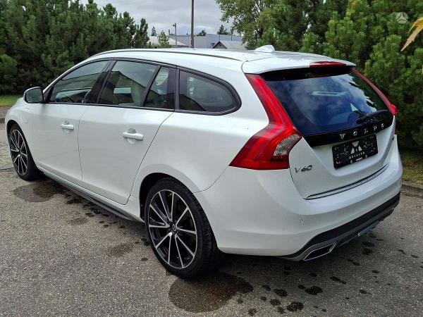 Balts Volvo V60 2015 Ukmergė, ar dzinēja tilpumu 2.40 L un nobraukumu 243 tūkst. km par 6250 €, foto 6 vietnē AUTOMOTO.COM.LV