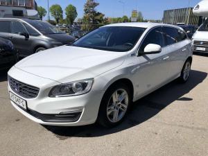 Balts Volvo V60 2015 Klaipėda, ar dzinēja tilpumu 2.40 L un nobraukumu 315 tūkst. km par 6750 €, foto  vietnē AUTOMOTO.COM.LV