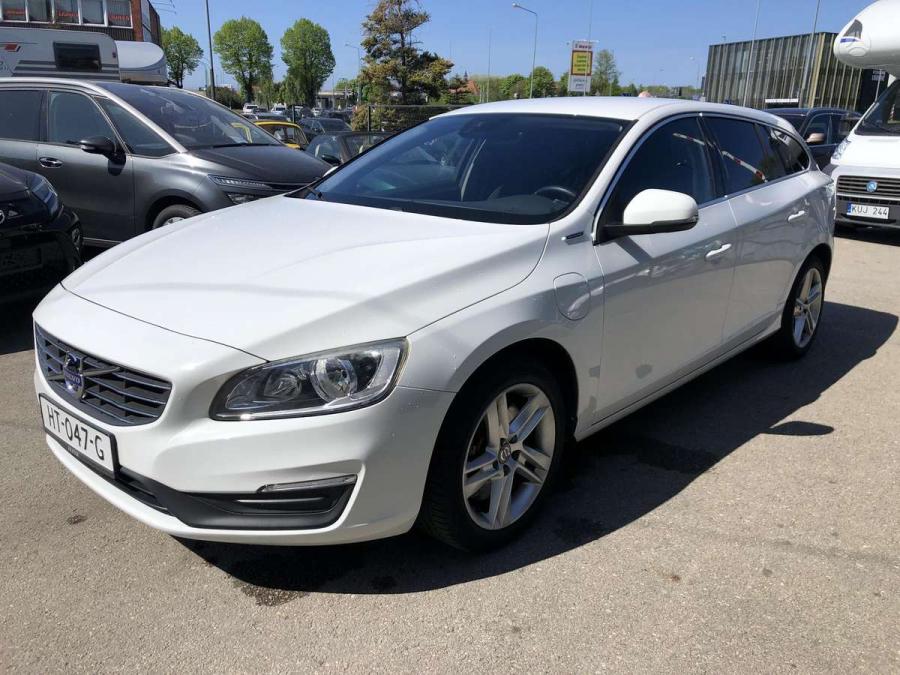 Balts Volvo V60 2015 Klaipėda, ar dzinēja tilpumu 2.40 L un nobraukumu 315 tūkst. km par 6750 €, foto 1 vietnē AUTOMOTO.COM.LV