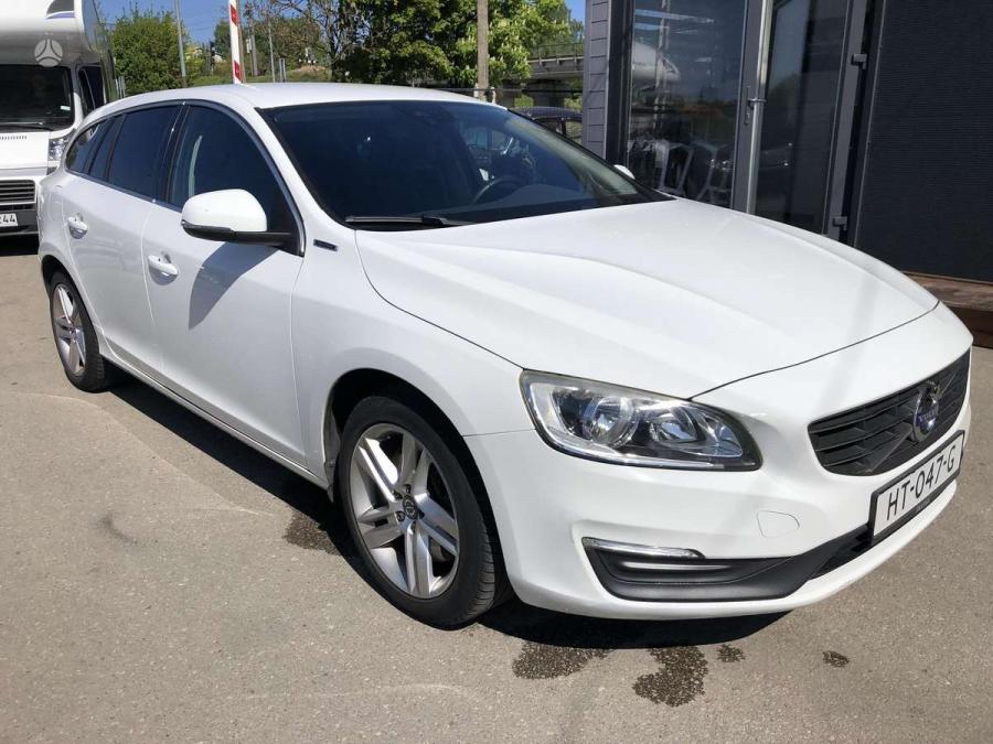 Balts Volvo V60 2015 Klaipėda, ar dzinēja tilpumu 2.40 L un nobraukumu 315 tūkst. km par 6750 €, foto 3 vietnē AUTOMOTO.COM.LV
