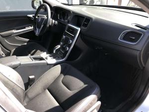 Balts Volvo V60 2015 Klaipėda, ar dzinēja tilpumu 2.40 L un nobraukumu 315 tūkst. km par 6750 €, foto 8 vietnē AUTOMOTO.COM.LV
