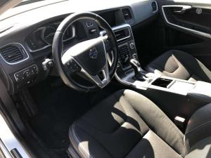 Balts Volvo V60 2015 Klaipėda, ar dzinēja tilpumu 2.40 L un nobraukumu 315 tūkst. km par 6750 €, foto 9 vietnē AUTOMOTO.COM.LV