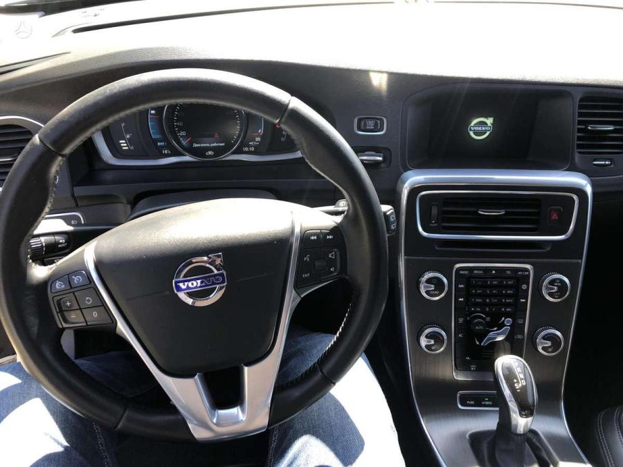 Balts Volvo V60 2015 Klaipėda, ar dzinēja tilpumu 2.40 L un nobraukumu 315 tūkst. km par 6750 €, foto 12 vietnē AUTOMOTO.COM.LV