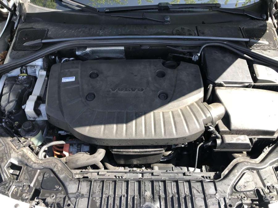 Balts Volvo V60 2015 Klaipėda, ar dzinēja tilpumu 2.40 L un nobraukumu 315 tūkst. km par 6750 €, foto 17 vietnē AUTOMOTO.COM.LV