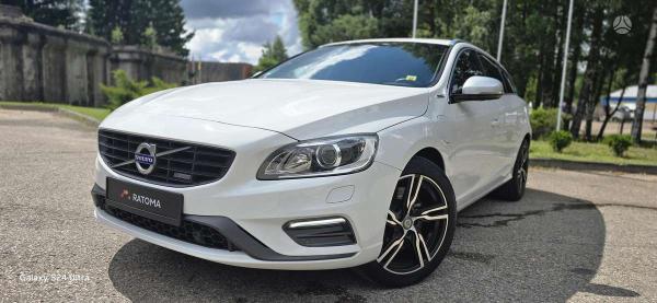 Белый Вольво B60 2015 в Казлу-Руда, объемом двигателя 2.40 л и пробегом 294 тыс. км за 6700 €, фото 1 на AUTOMOTO.COM.LV