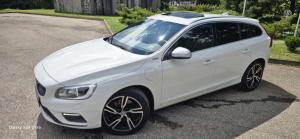 Белый Вольво B60 2015 в Казлу-Руда, объемом двигателя 2.40 л и пробегом 294 тыс. км за 6700 €, фото 5 на AUTOMOTO.COM.LV