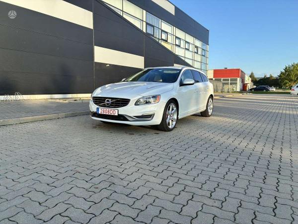 Белый Вольво B60 2015 в Купишкис, объемом двигателя 1.97 л и пробегом 274 тыс. км за 6200 €, фото 1 на AUTOMOTO.COM.LV