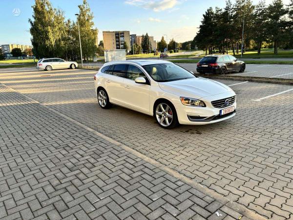 Белый Вольво B60 2015 в Купишкис, объемом двигателя 1.97 л и пробегом 274 тыс. км за 6200 €, фото 4 на AUTOMOTO.COM.LV