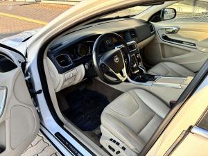 Белый Вольво B60 2015 в Купишкис, объемом двигателя 1.97 л и пробегом 274 тыс. км за 6200 €, фото 9 на AUTOMOTO.COM.LV