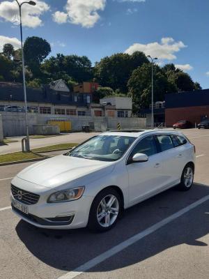 Balts Volvo V60 2015 Kauņa, ar dzinēja tilpumu 2.50 L un nobraukumu 160 tūkst. km par 10500 €, foto 4 vietnē AUTOMOTO.COM.LV
