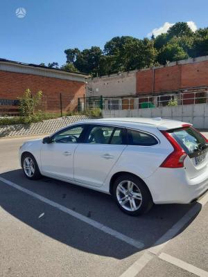 Balts Volvo V60 2015 Kauņa, ar dzinēja tilpumu 2.50 L un nobraukumu 160 tūkst. km par 10500 €, foto 5 vietnē AUTOMOTO.COM.LV