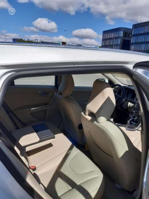 Balts Volvo V60 2015 Kauņa, ar dzinēja tilpumu 2.50 L un nobraukumu 160 tūkst. km par 10500 €, foto 9 vietnē AUTOMOTO.COM.LV