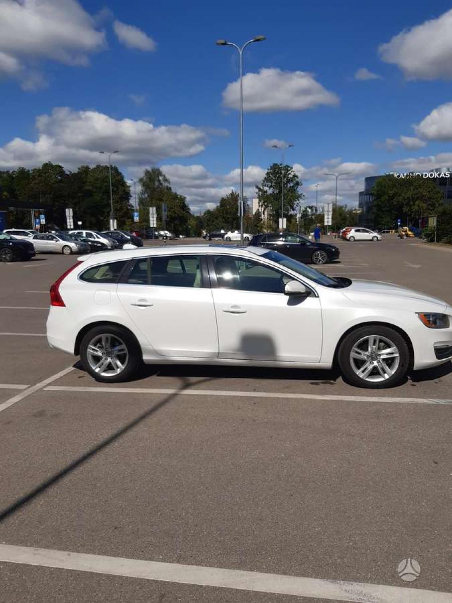 Balts Volvo V60 2015 Kauņa, ar dzinēja tilpumu 2.50 L un nobraukumu 160 tūkst. km par 10500 €, foto 13 vietnē AUTOMOTO.COM.LV