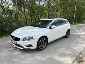 White Volvo V60 2015 in Vilnius, with an engine capacity of 2.40 L and mileage of 344 thousand km for 5999 €, photo  on AUTOMOTO.COM.LV