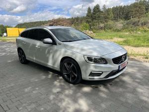 White Volvo V60 2015 in Vilnius, with an engine capacity of 2.40 L and mileage of 344 thousand km for 5999 €, photo 3 on AUTOMOTO.COM.LV