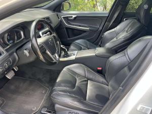 White Volvo V60 2015 in Vilnius, with an engine capacity of 2.40 L and mileage of 344 thousand km for 5999 €, photo 10 on AUTOMOTO.COM.LV