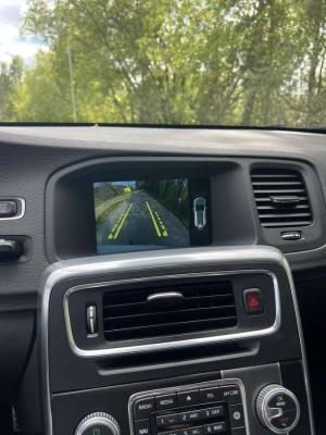 White Volvo V60 2015 in Vilnius, with an engine capacity of 2.40 L and mileage of 344 thousand km for 5999 €, photo 14 on AUTOMOTO.COM.LV