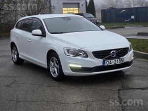 Balts Volvo V60 2016 Rīga, ar dzinēja tilpumu 2.00 L un nobraukumu 225 tūkst. km par 6290 €, foto 3 vietnē AUTOMOTO.COM.LV
