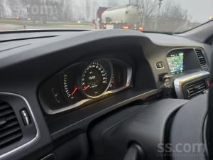 Balts Volvo V60 2016 Rīga, ar dzinēja tilpumu 2.00 L un nobraukumu 225 tūkst. km par 6290 €, foto 12 vietnē AUTOMOTO.COM.LV