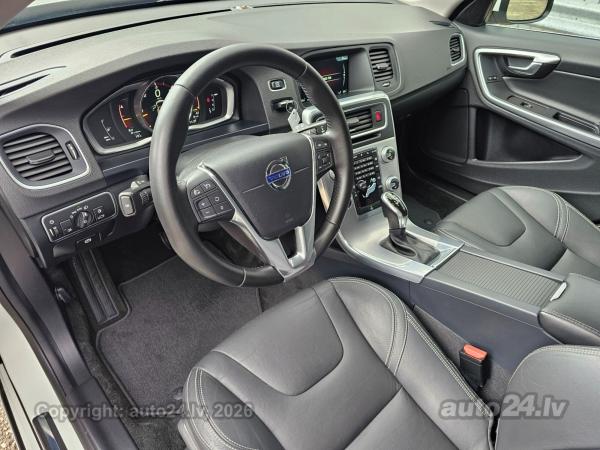 Белый Вольво B60 2016 в Тарту, объемом двигателя 2.40 л и пробегом 229 тыс. км за 9490 €, фото 10 на AUTOMOTO.COM.LV
