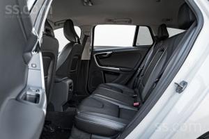 Balts Volvo V60 2016 Rīga, ar dzinēja tilpumu 2.00 L un nobraukumu 235 tūkst. km par 9850 €, foto 13 vietnē AUTOMOTO.COM.LV