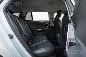 Balts Volvo V60 2016 Rīga, ar dzinēja tilpumu 2.00 L un nobraukumu 235 tūkst. km par 9850 €, foto 14 vietnē AUTOMOTO.COM.LV