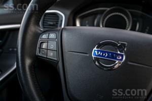 Balts Volvo V60 2016 Rīga, ar dzinēja tilpumu 2.00 L un nobraukumu 235 tūkst. km par 9850 €, foto 19 vietnē AUTOMOTO.COM.LV