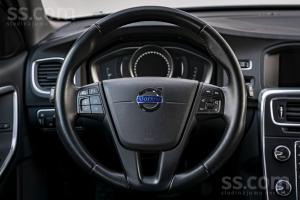Balts Volvo V60 2016 Rīga, ar dzinēja tilpumu 2.00 L un nobraukumu 235 tūkst. km par 9850 €, foto 20 vietnē AUTOMOTO.COM.LV