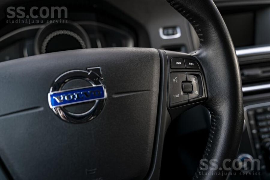 Balts Volvo V60 2016 Rīga, ar dzinēja tilpumu 2.00 L un nobraukumu 235 tūkst. km par 9850 €, foto 21 vietnē AUTOMOTO.COM.LV