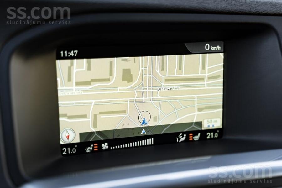 Balts Volvo V60 2016 Rīga, ar dzinēja tilpumu 2.00 L un nobraukumu 235 tūkst. km par 9850 €, foto 27 vietnē AUTOMOTO.COM.LV
