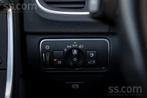 Balts Volvo V60 2016 Rīga, ar dzinēja tilpumu 2.00 L un nobraukumu 235 tūkst. km par 9850 €, foto 30 vietnē AUTOMOTO.COM.LV