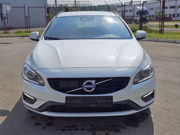 Белый Вольво B60 2016 в Рокишкис, объемом двигателя 1.98 л и пробегом 250 тыс. км за 7450 €, фото 1 на AUTOMOTO.COM.LV