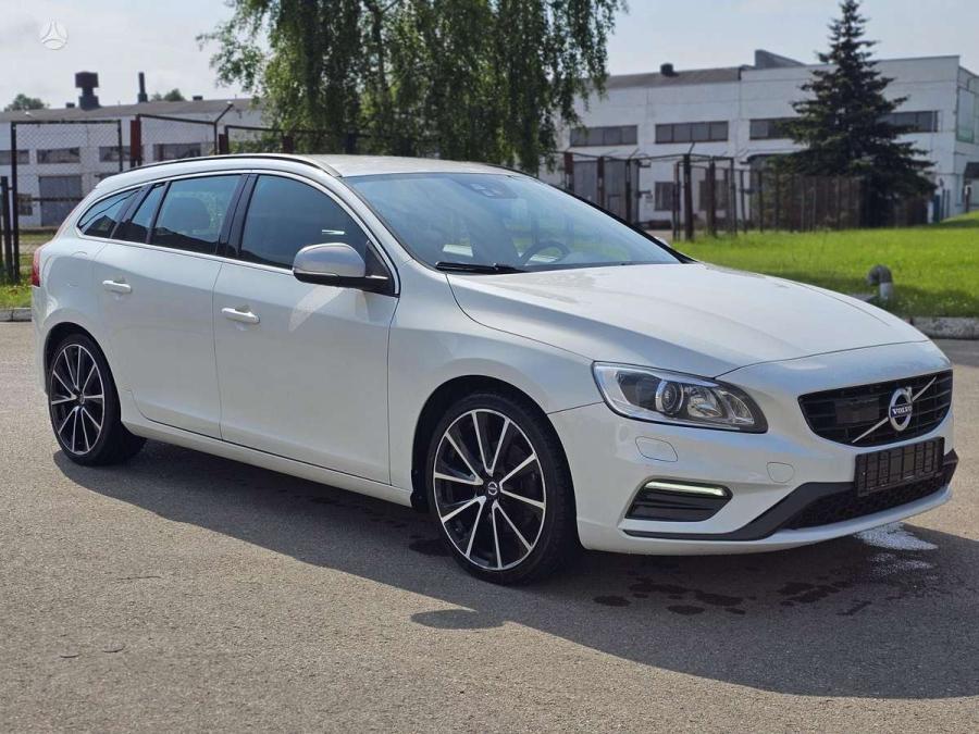 Белый Вольво B60 2016 в Рокишкис, объемом двигателя 1.98 л и пробегом 250 тыс. км за 7450 €, фото 3 на AUTOMOTO.COM.LV