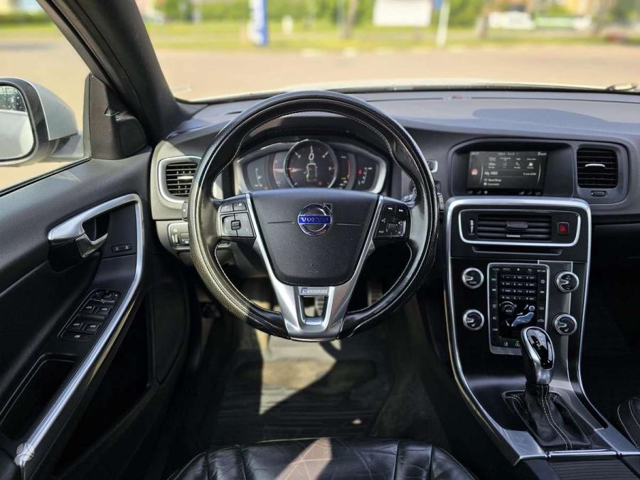 Белый Вольво B60 2016 в Рокишкис, объемом двигателя 1.98 л и пробегом 250 тыс. км за 7450 €, фото 22 на AUTOMOTO.COM.LV
